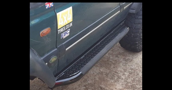 DISCOVERY 2 ROCK TREE SLIDERS WITH TREAD PLATE