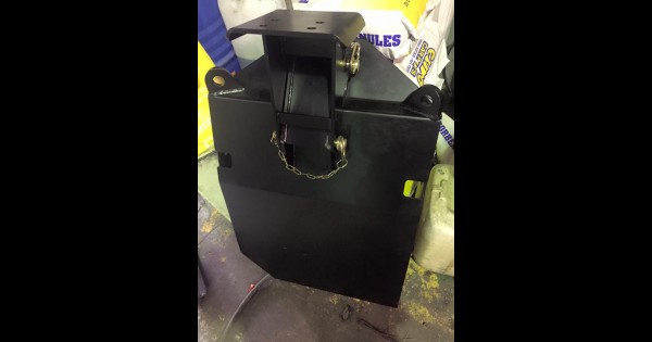 TANK GUARD WITH REMOVABLE HITCH